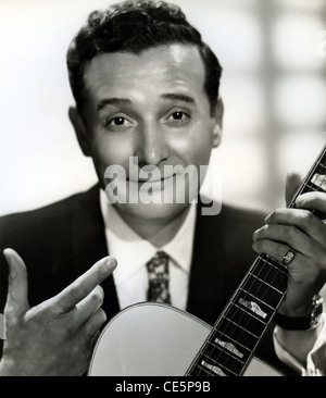 LOU MONTE (1917-1989) Italian American singer Stock Photo - Alamy