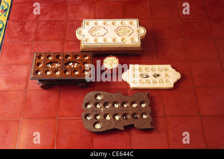 Pallanguzhi ; Pallankuli game ; Nattukottai Chettiars ; Nagarathar ...