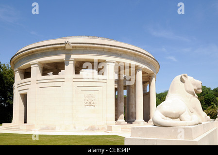 The Ploegsteert Memorial commemorates more than 11,000 men of the UK ...
