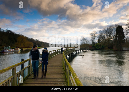 Henley Bridge crossing the River Thames, Church of St Mary in ...