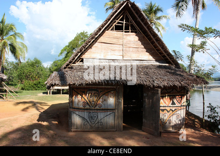 Haus Tambaran in Papua New Guinea Stock Photo - Alamy