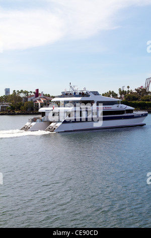 Catalina Express boat arriving in Long Beach California from Catalina ...