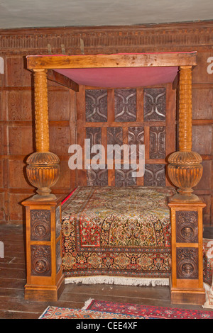 Four poster bed In Castle Lodge, Ludlow, Shropshire. A medieval Tudor ...