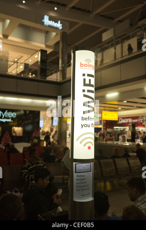 Internet Point, Heathrow Airport (Terminal 2) London, England Stock ...