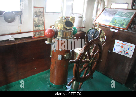 wheel house of a ship Stock Photo: 18229697 - Alamy