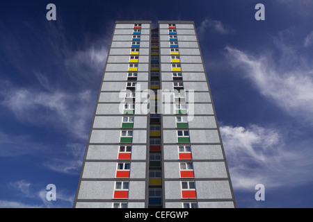 1960's tower block in London Borough of Newham Stock Photo: 43368476 ...