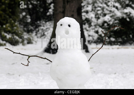 Snowman in Hyde Park London Stock Photo - Alamy
