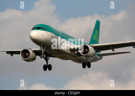 close up of front of Aer Lingus Airbus A320 211 EI CPG St Aodhan ...