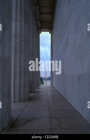 The beautiful color of the famous Lincoln Memorial Monument statue in ...