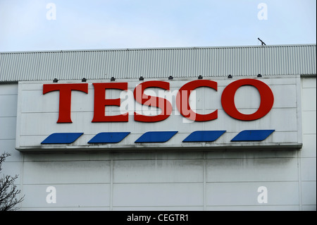 Tesco Supermarket Shop Sign Stock Photo - Alamy