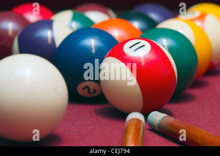 Balls racked up for a game of 8 ball pool Stock Photo - Alamy