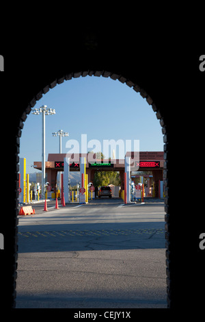 Lukeville, Arizona - The international border crossing to Sonoyta ...