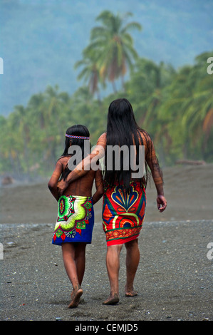 Panama, Embera Women In The Darien Stock Photo - Alamy