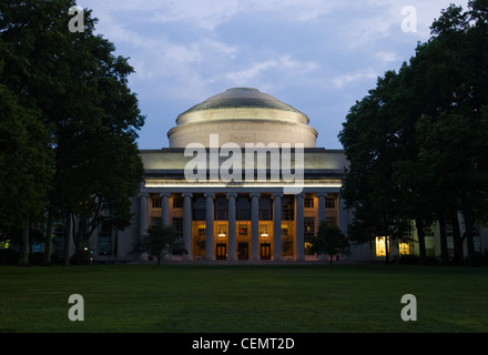 Killian court and main building with great dome MIT massachusetts ...