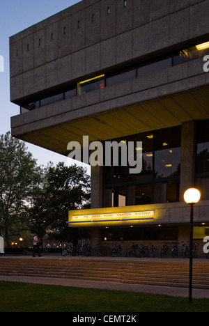 MIT Building W20 Stratton Student Center Stock Photo - Alamy