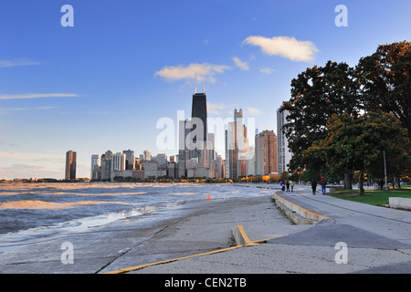 Chicago skyline at sunset viewed from North Avenue Beach Stock Photo ...