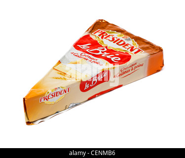 close up view of cut brie cheese piece Stock Photo - Alamy