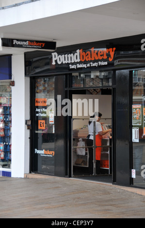 Pound Bakery Sheffield Poundbakery £1 bakery Stock Photo - Alamy