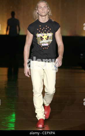 Andrew Mackenzie Milan Ready to Wear Spring Summer Model wearing baggy ...