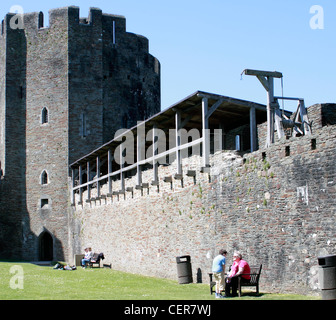 Caerphilly castle - Machicolations - Projecting gallery on brackets, on ...