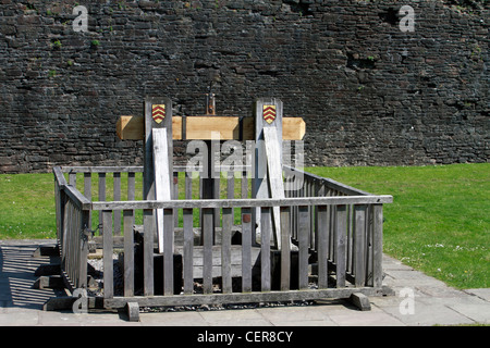 Mangonel, a medieval siege engine used to throw projectiles Stock Photo ...