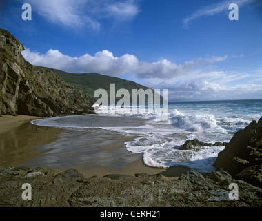 Coumeenole strand on the Dingle peninsula Stock Photo - Alamy
