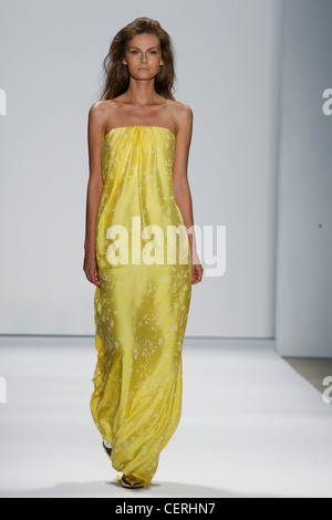 Tuleh New York Ready to Wear Spring Summer Model Yevgeniya Kedrova ...