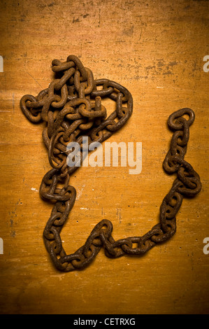 Rusty old chain Stock Photo - Alamy