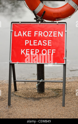 Warning Notice - unsafe ice Stock Photo - Alamy