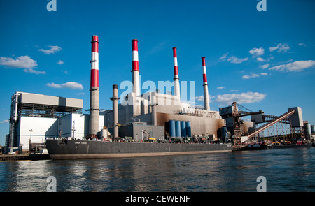 Con Edison smoke stacks, Manhattan, New York, USA Stock Photo - Alamy