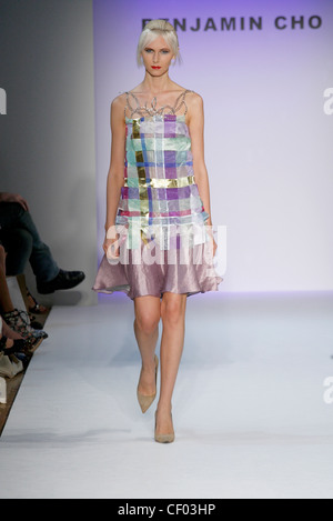 Benjamin Cho New York Ready to Wear Spring Summer Twisted hair, grey ...