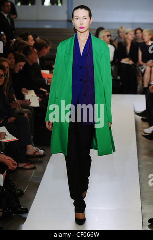 Jil SanderMilan Ready to WearSpringSummer 2011 Stock Photo - Alamy