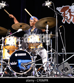 Ahmad Jamal with James Cammack on bass, Manolo Badrena on percussion ...