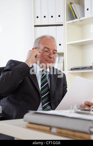 old business man with dokuments in office Stock Photo - Alamy