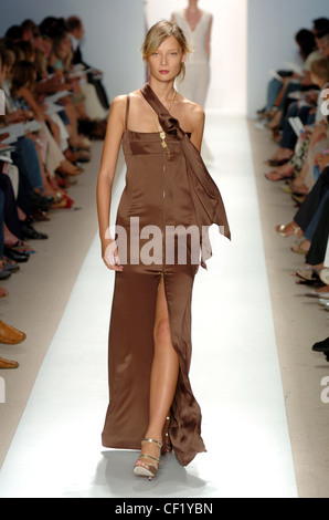 Tuleh New York Ready to Wear Spring Summer Model Yevgeniya Kedrova ...