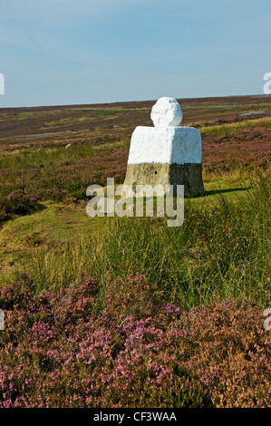 White Cross, Fat Betty Moorland Cross above Rosedale, North York Moors ...