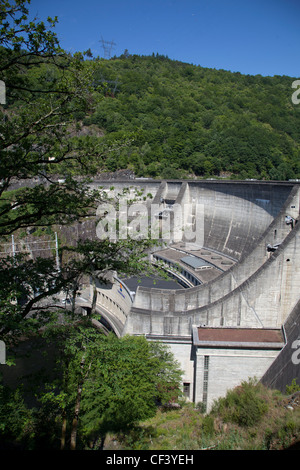The Barrage de Chastang in the Upper Dordogne Valley Corrèze Stock ...