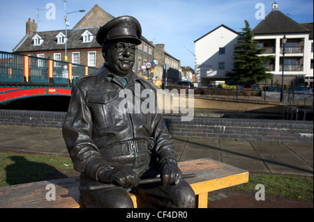 Bronze Statue of Captain George Mainwaring played by Arthur Lowe in the ...