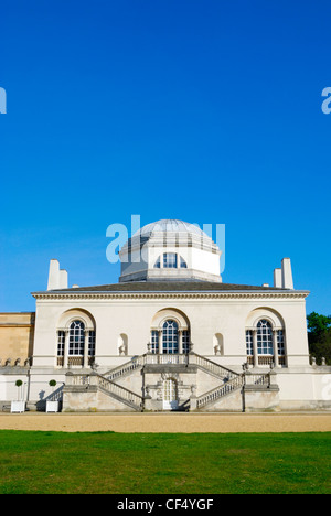 Exterior of the Palladian villa of Chiswick House west London England ...