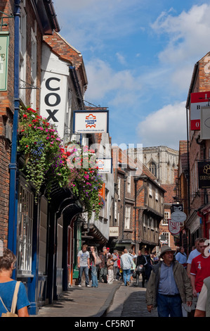 Shops and people shopping in The Shambles in Worcester City Centre ...