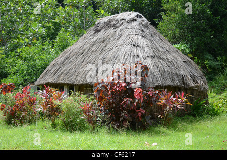 Bure (traditional Fijian house Stock Photo - Alamy