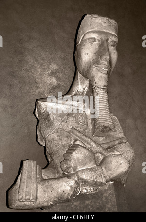 Statue of pharaoh Akhenaten. New Kingdom of Egypt. 18th Dynasty. The ...