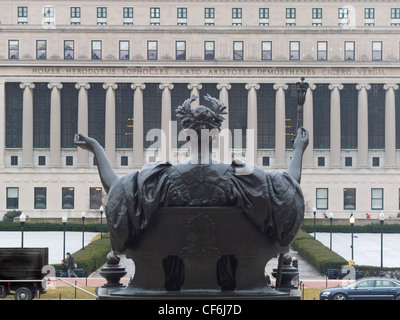 Alma Mater sculpture at Low Memorial Library at Columbia University ...