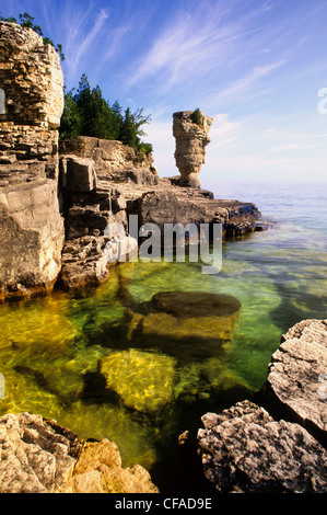 Rock formation and shoreline in Tobermory, Georgian bay, Ontario ...