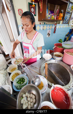 cooking noodles in the street Stock Photo - Alamy