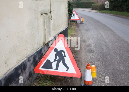 Men at work sign on a British country road Stock Photo - Alamy