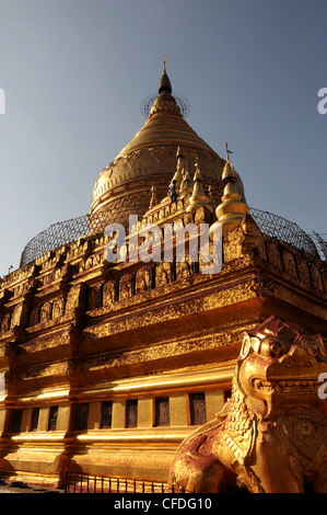 Myanmar, Bagan, Shwe Zigon paya Stock Photo - Alamy