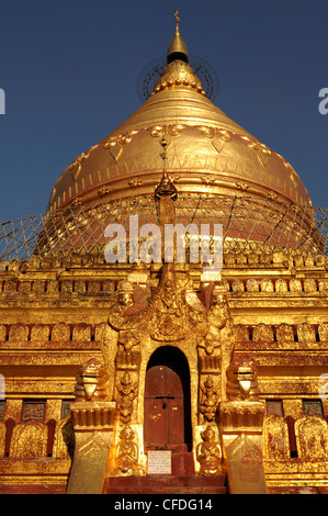 Shwe Zigon Paya Golden Temple, Bagab, Myanmar Stock Photo - Alamy