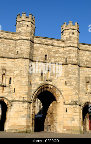 Lincoln castle walls and gate house Stock Photo - Alamy