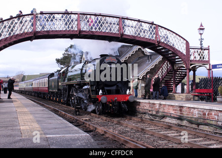 Preserved steam locomotive 70000 Britannia heading South away from ...